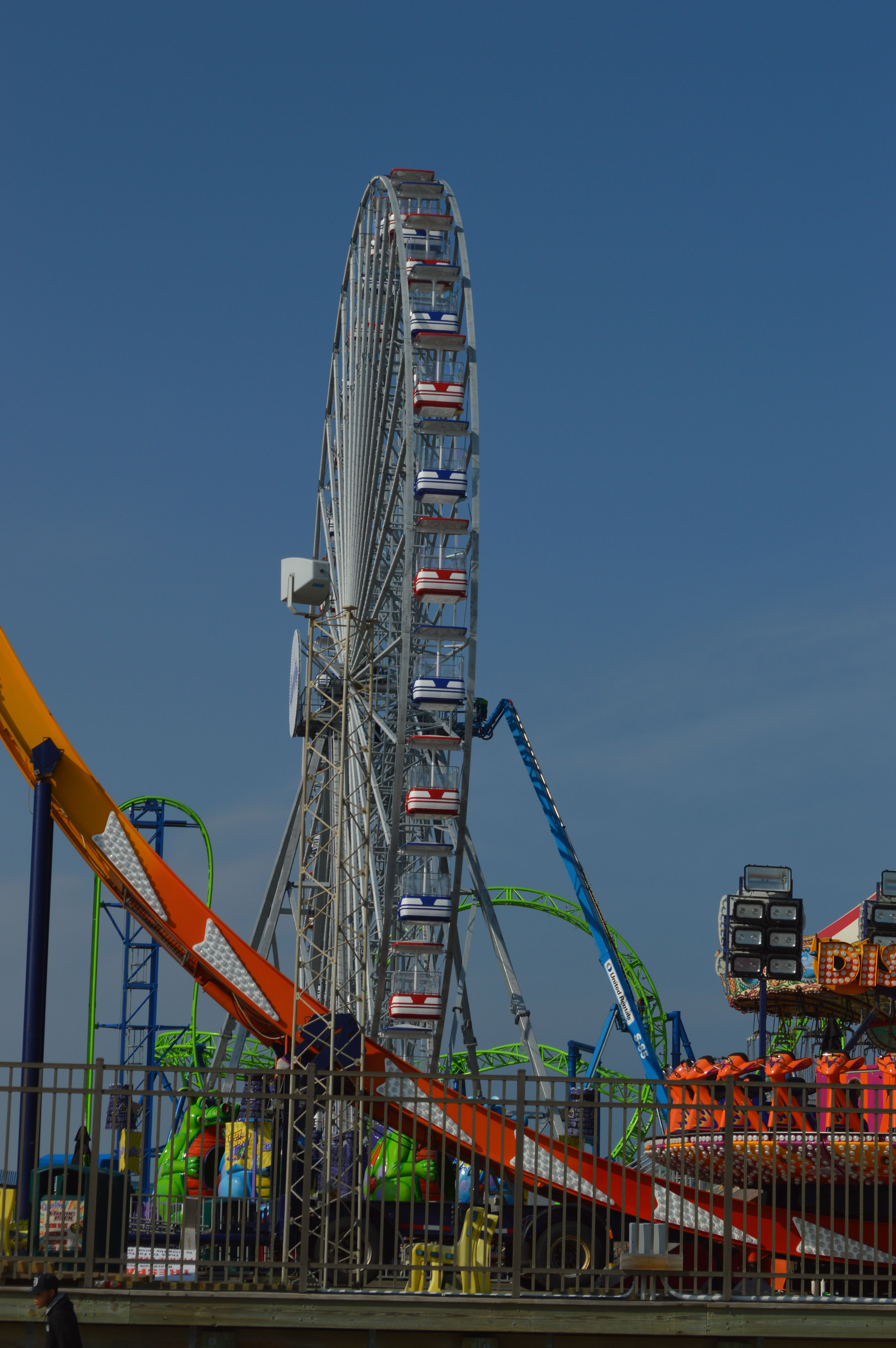 New Ferris Wheel Towers Over Casino Pier, But When Will it Begin ...