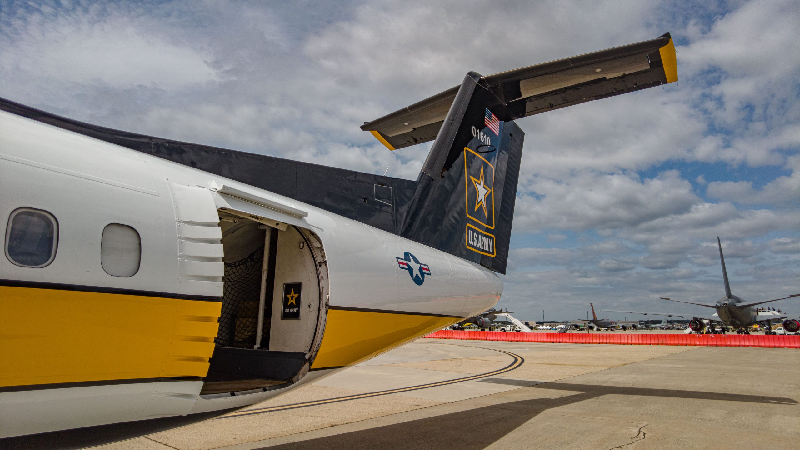 The Black and Gold: Shorebeat Flies Along With U.S. Army’s ‘Golden ...